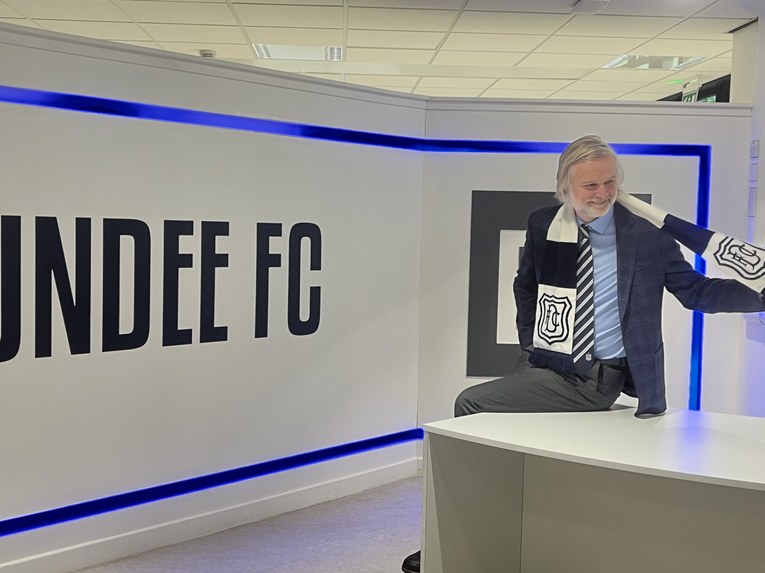 New Dee boss Pressley introduced - SNN Sports