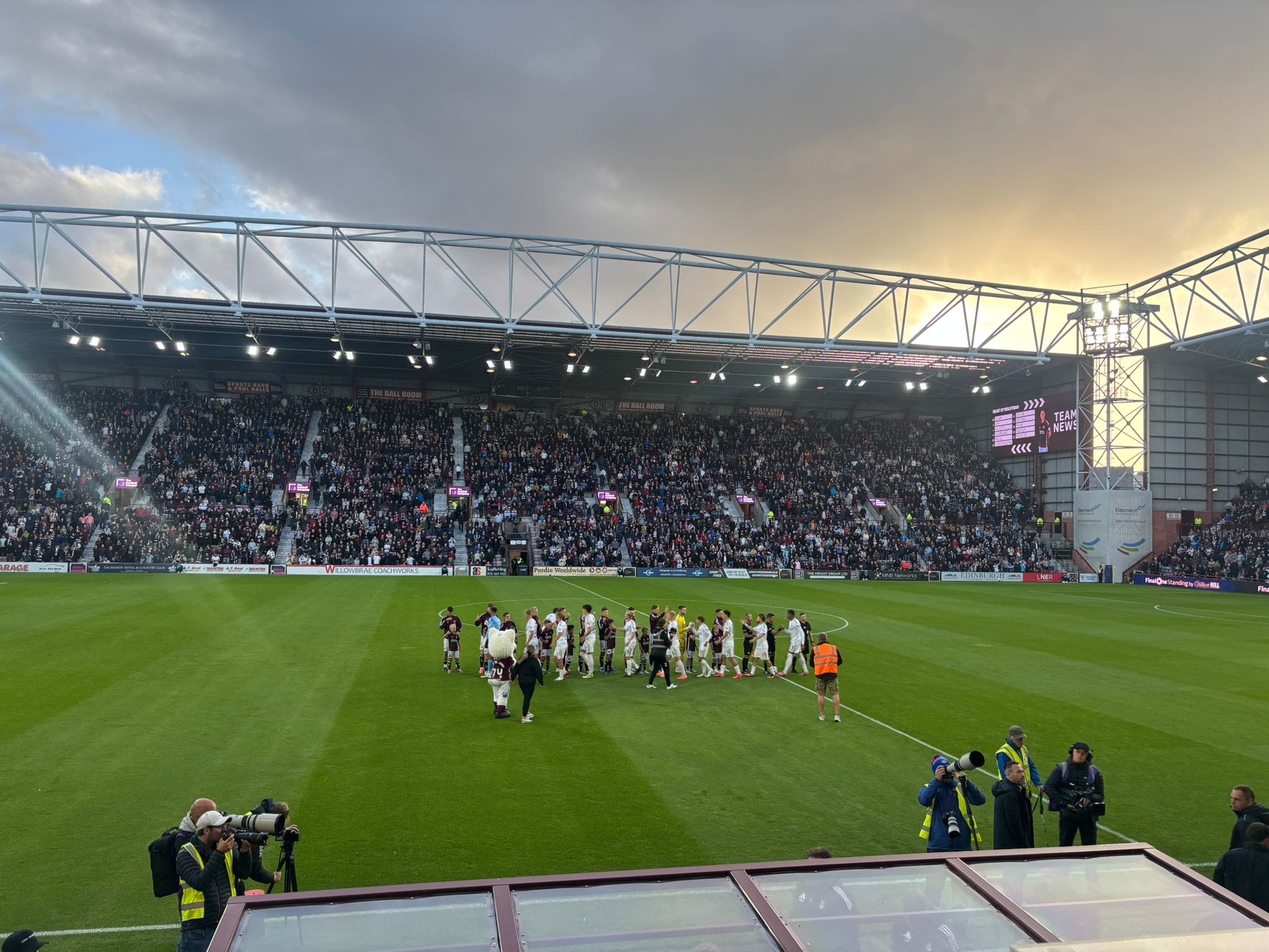 Aberdeen Freeze in Tynecastle Cauldron as Hearts Top Table With Victory ...