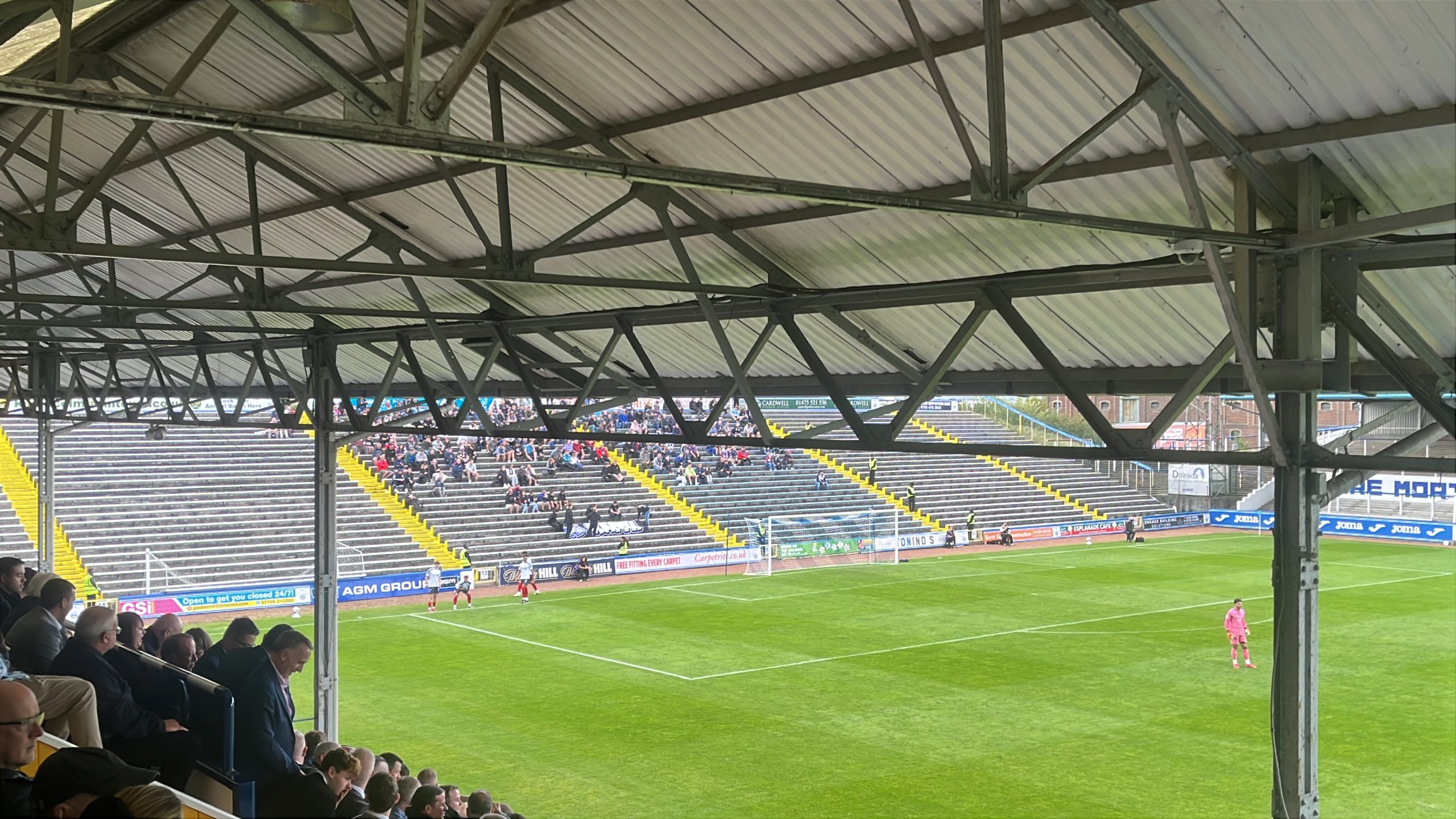 Ten-Man Rovers Edge Morton to Keep Pace with League Leaders - SNN Sports